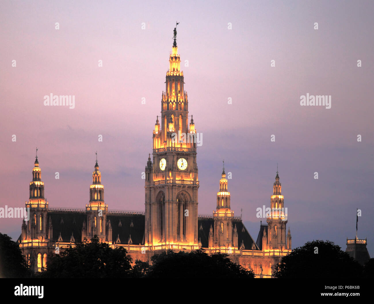 Rathaus night in vienna hi-res stock photography and images - Alamy