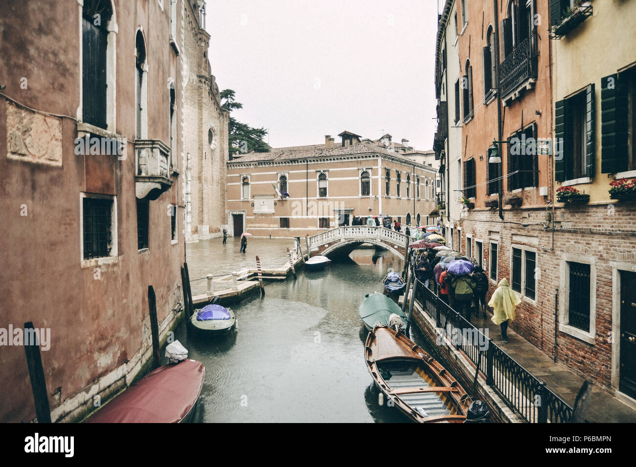 Umbrella rain venice hi-res stock photography and images - Alamy