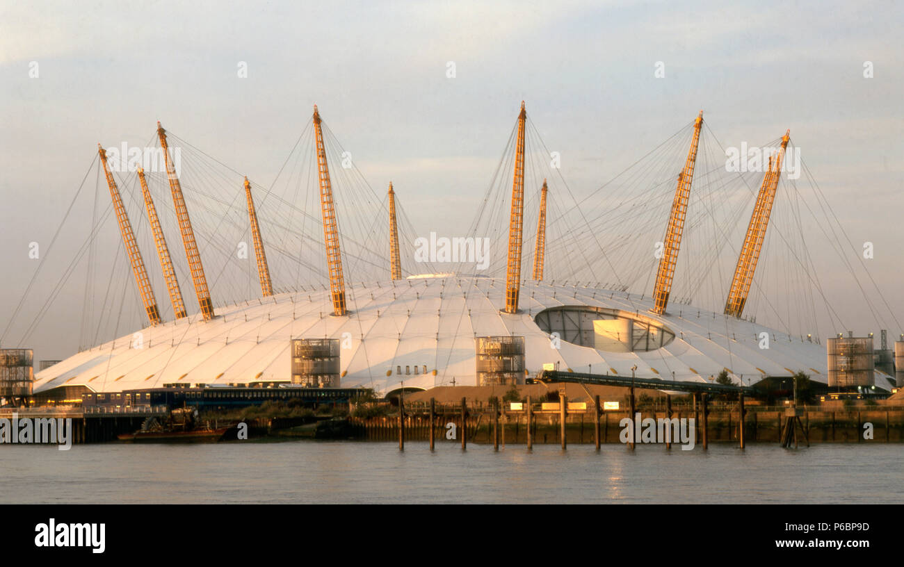 London millennium dome hi-res stock photography and images - Alamy
