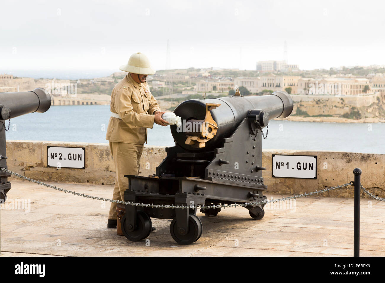 Number 1 Gun of the Saluting Battery artillery battery being prepared ...