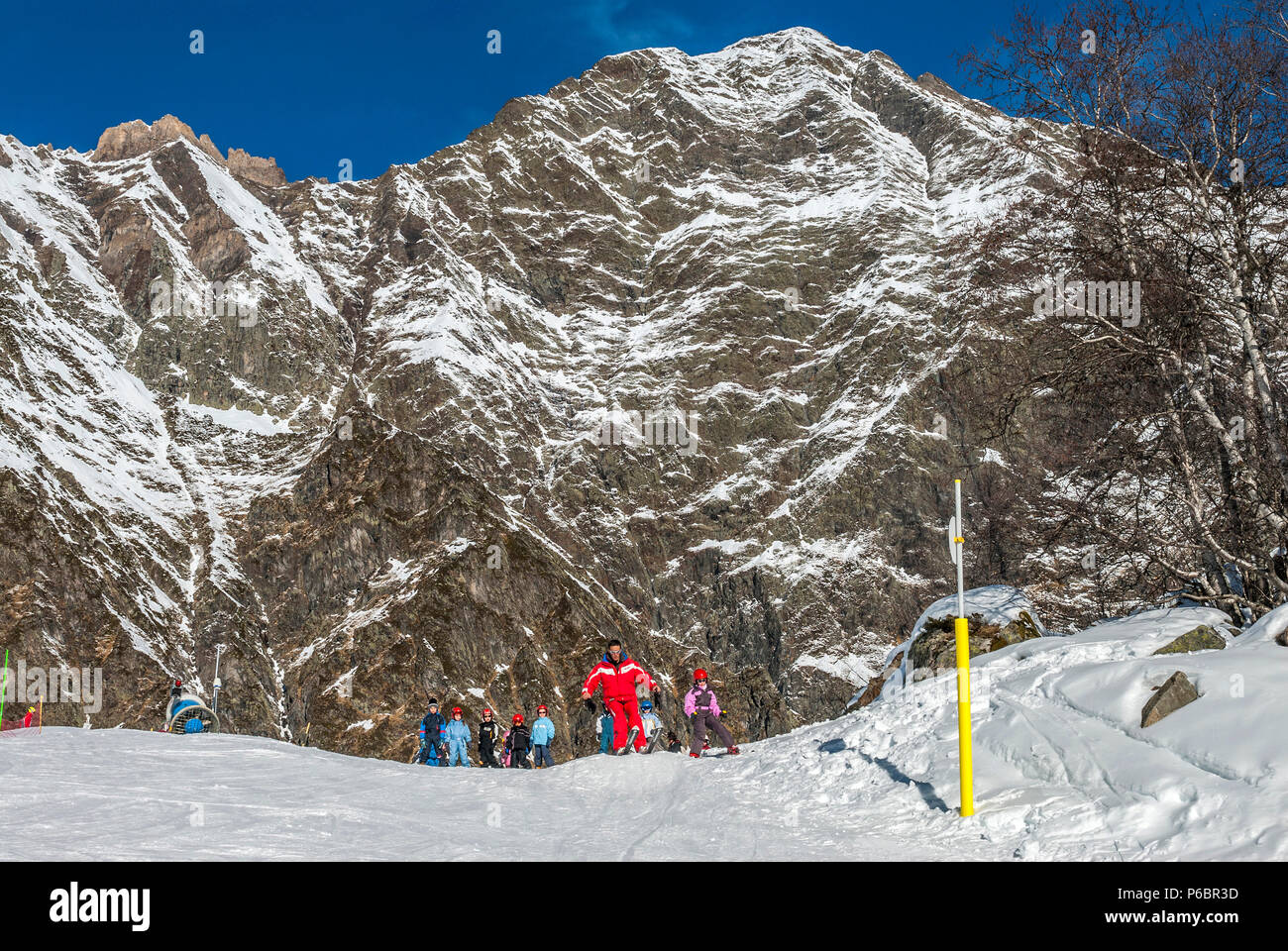 Pyrenees resort hi-res stock photography and images - Alamy