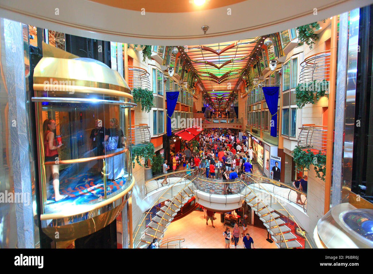 Mandatory credit: Freedom of the Seas. Royal Caribbean Stock Photo - Alamy