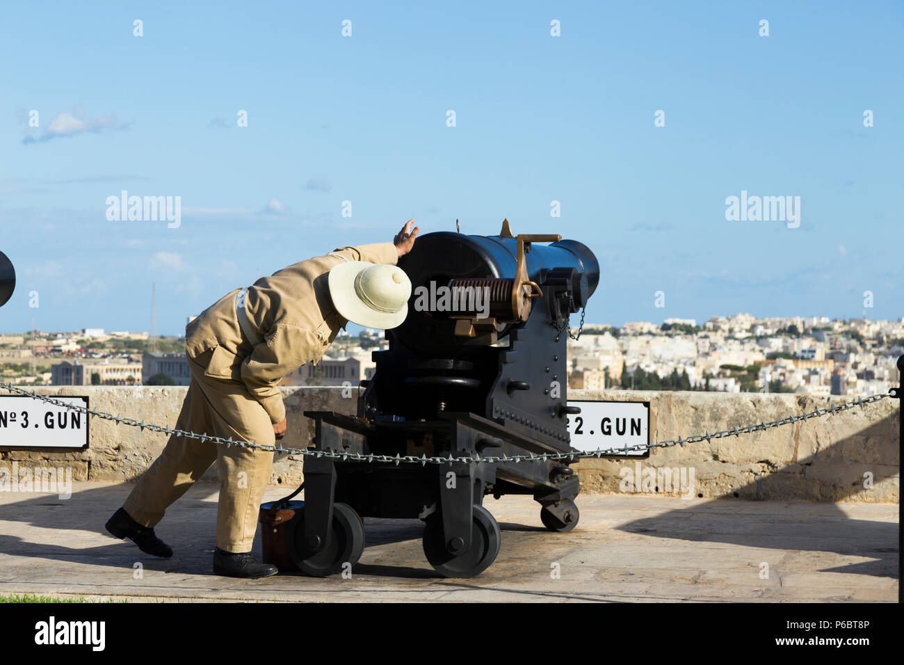 Number 2 Gun of the Saluting Battery artillery battery being prepared ...