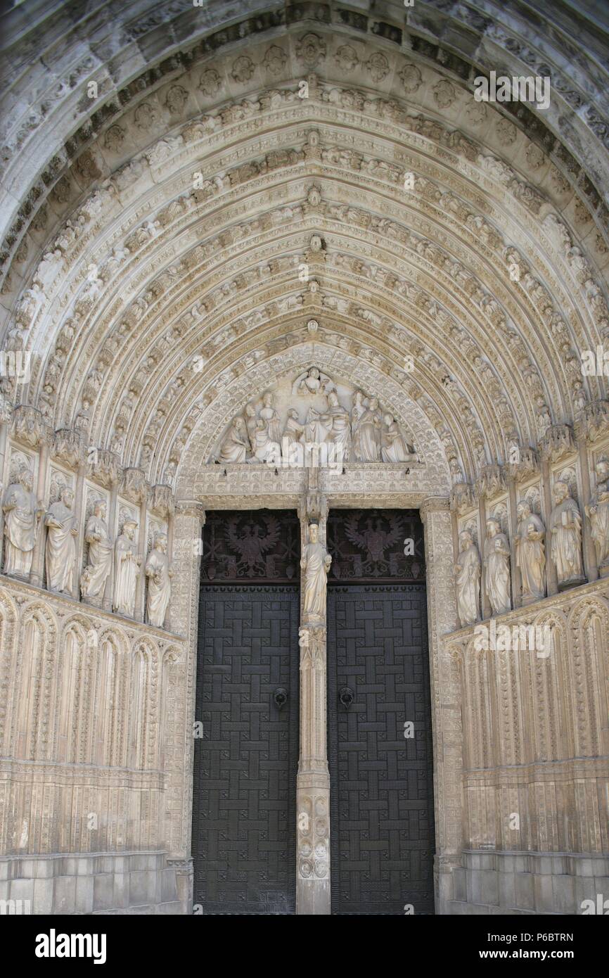 Puerta principal de santa maria hi-res stock photography and images - Alamy