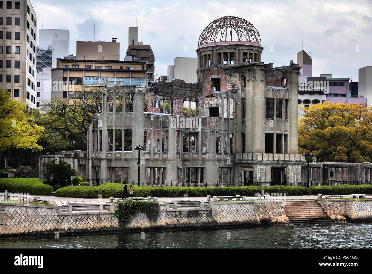 Atomic Bomb Dome - building destroyed by the atomic bomb in Hiroshima ...