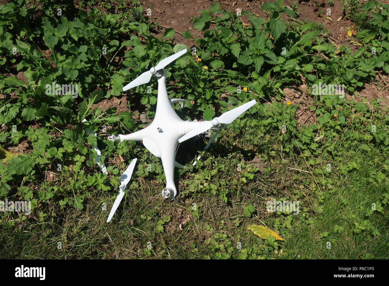 Crashed drone hi-res stock photography and images - Alamy