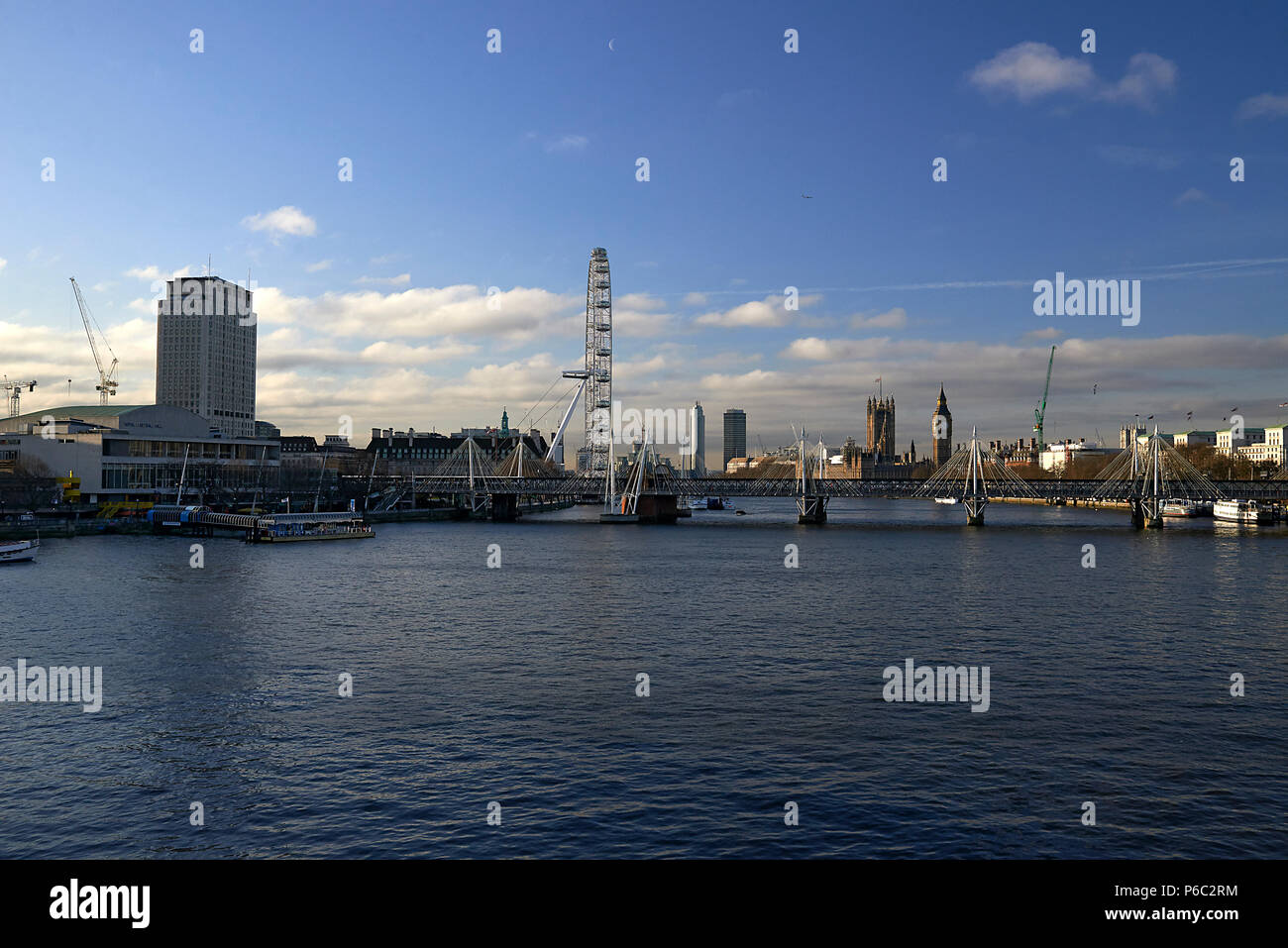 Wide view over the river Thames in the city centre of London, England ...