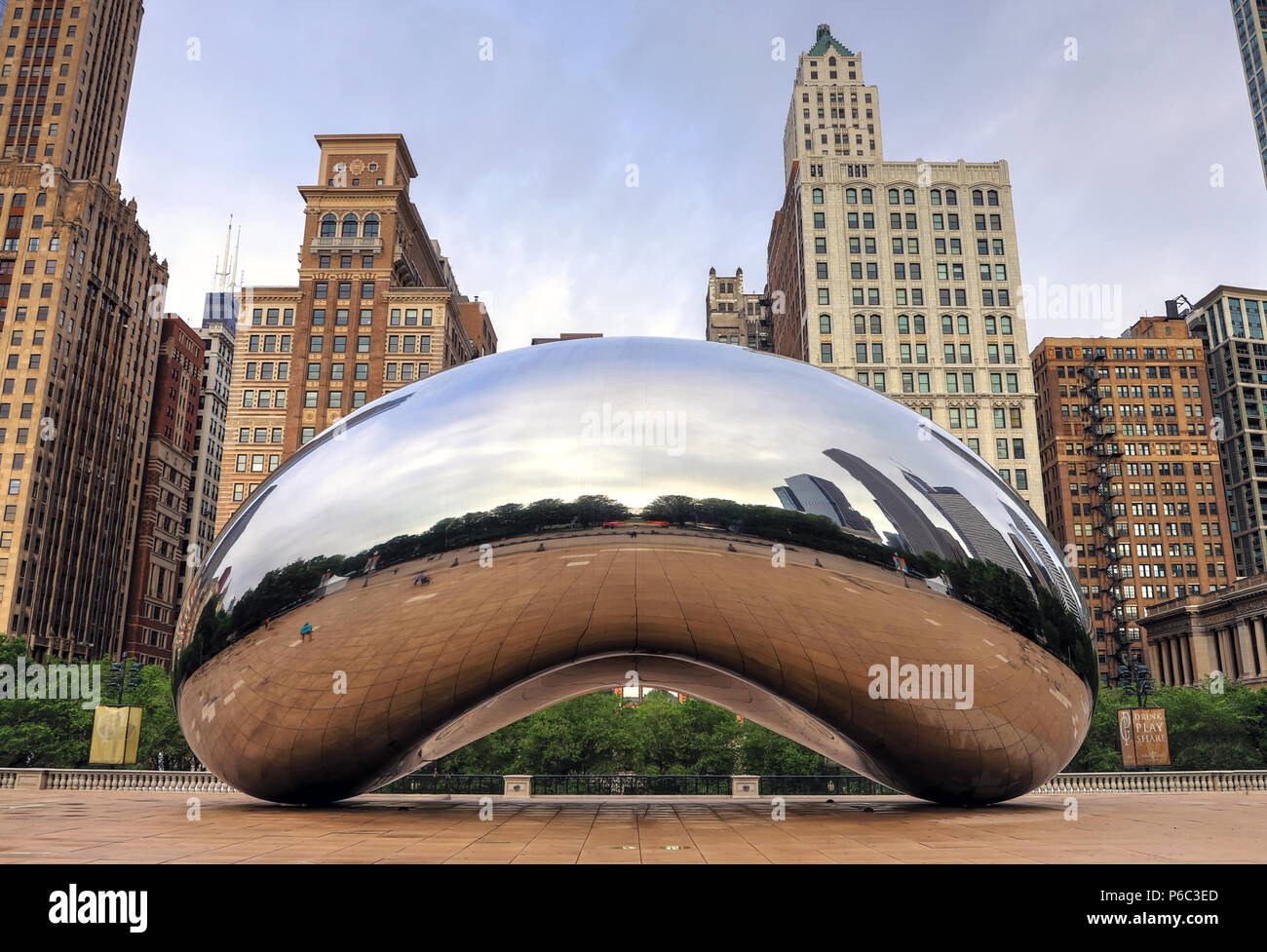 Chicago, Illinois, USA - June 23, 2018: The 'Cloud Gate' also known as ...