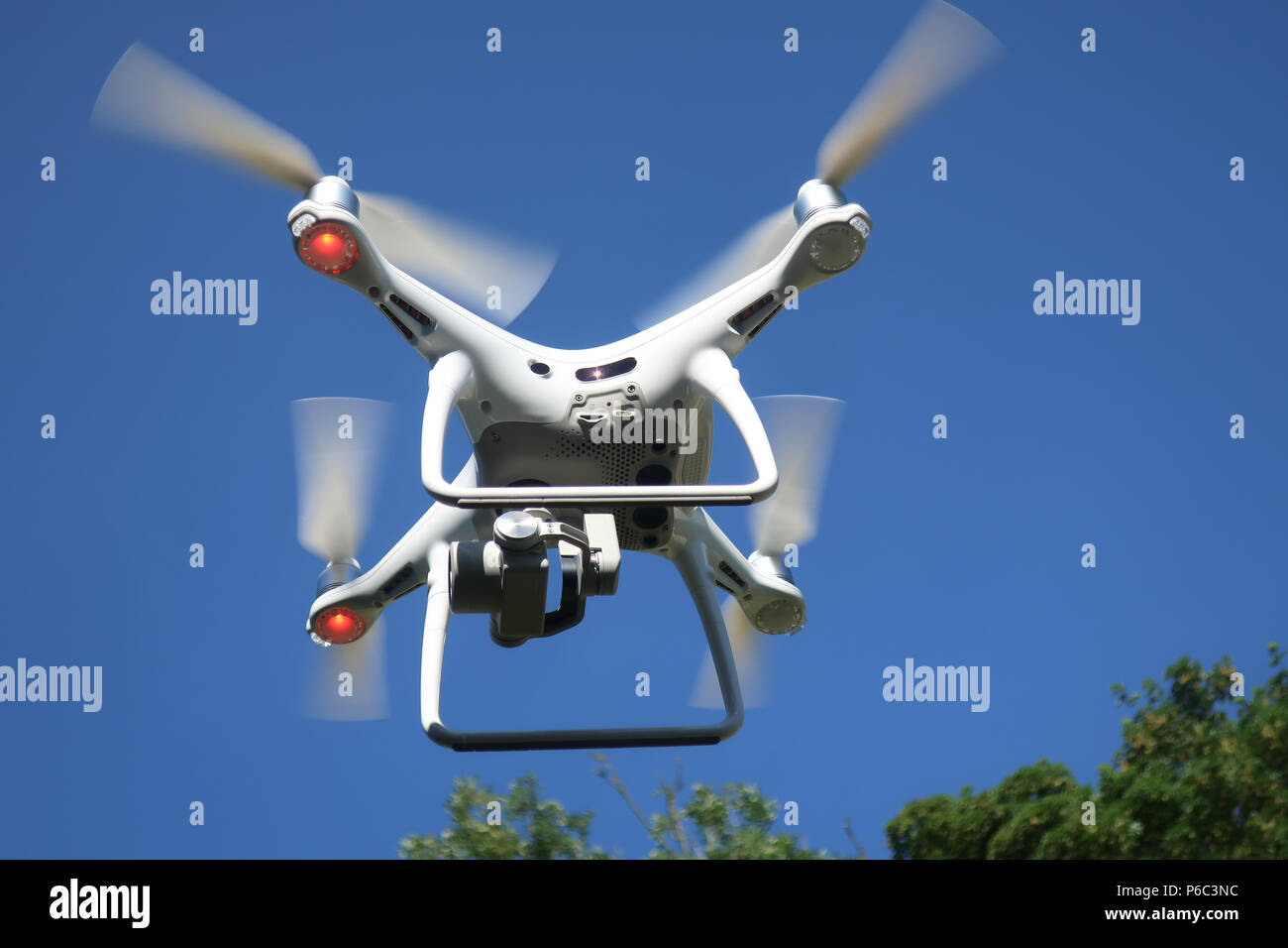 Propellor drone hi-res stock photography and images - Alamy