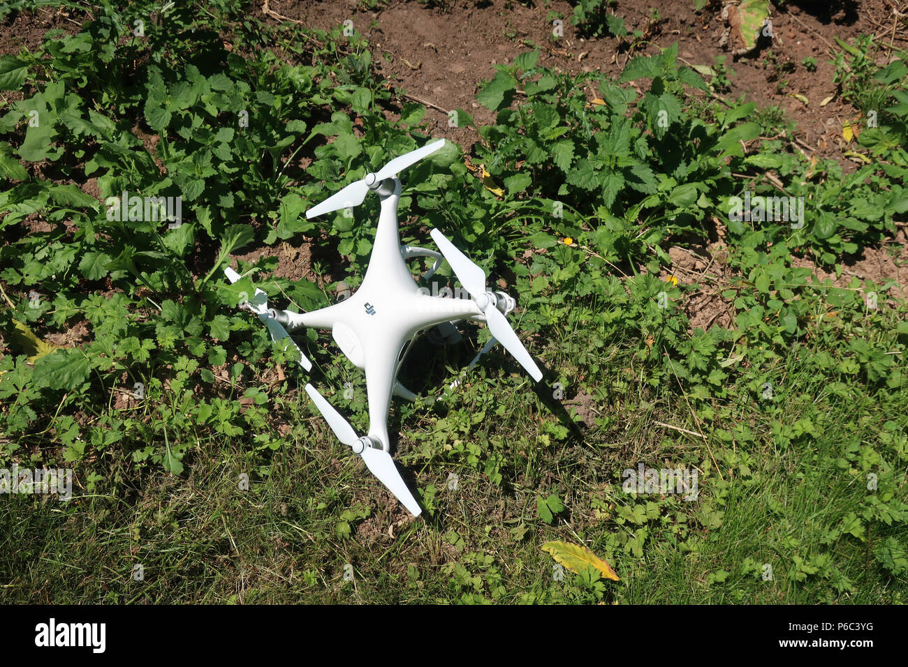 Downed drone hi-res stock photography and images - Alamy
