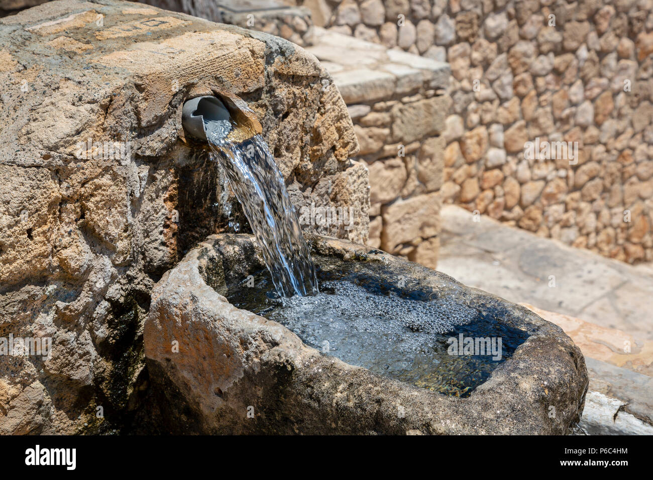 Antique outdoor water spout hi-res stock photography and images - Alamy