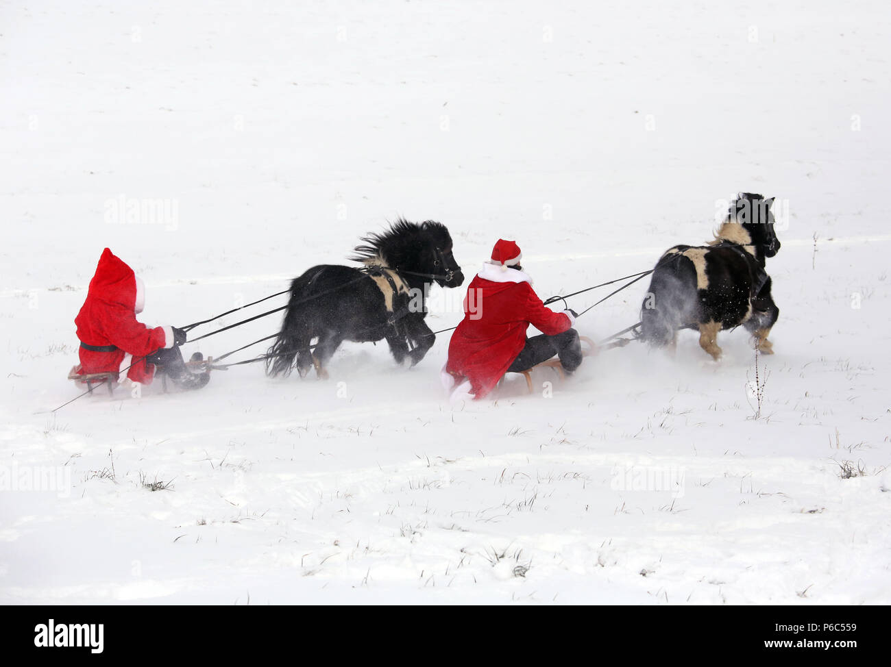 Men disguised as women hi-res stock photography and images - Alamy