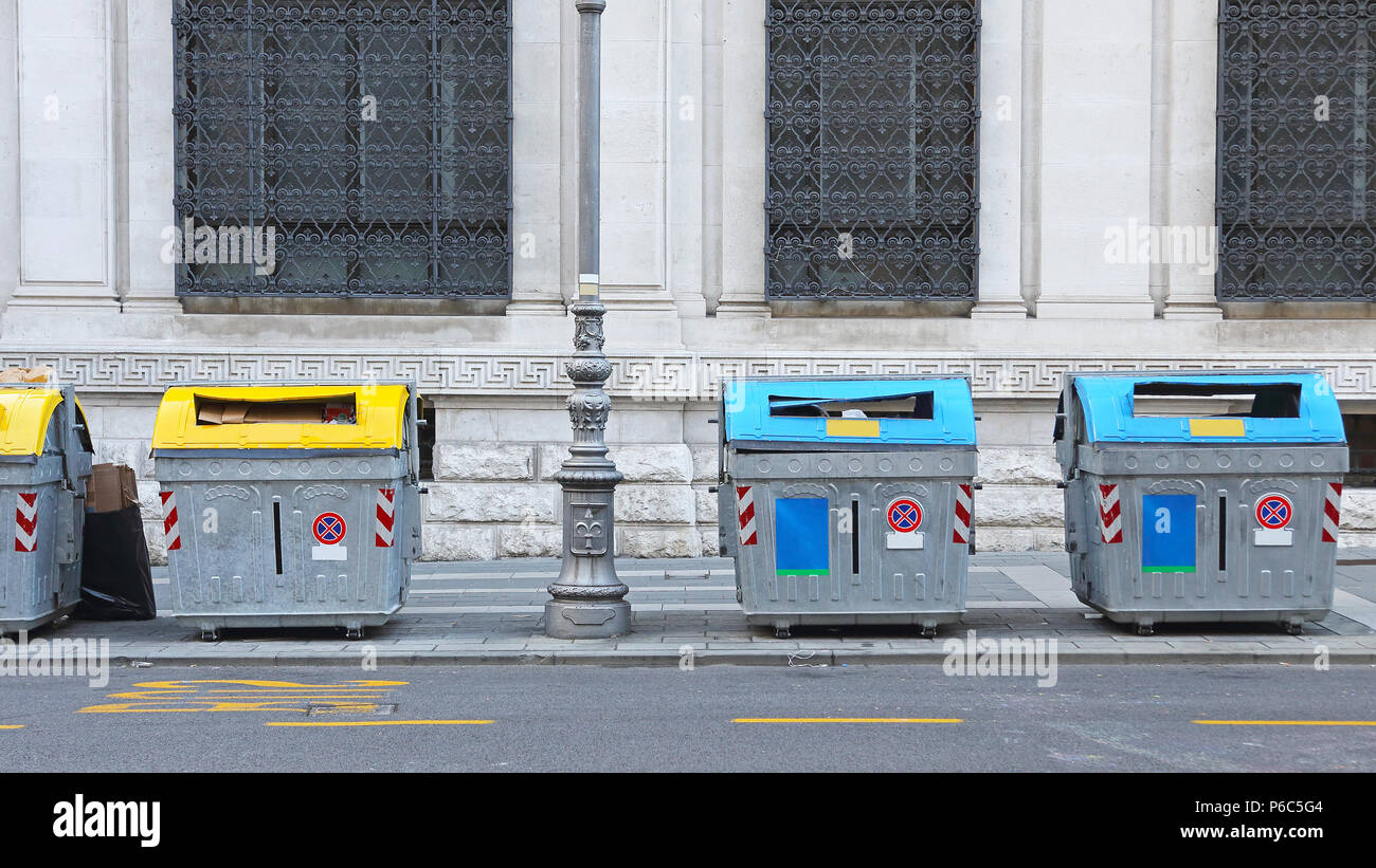 Separate recycling bins hi-res stock photography and images - Alamy