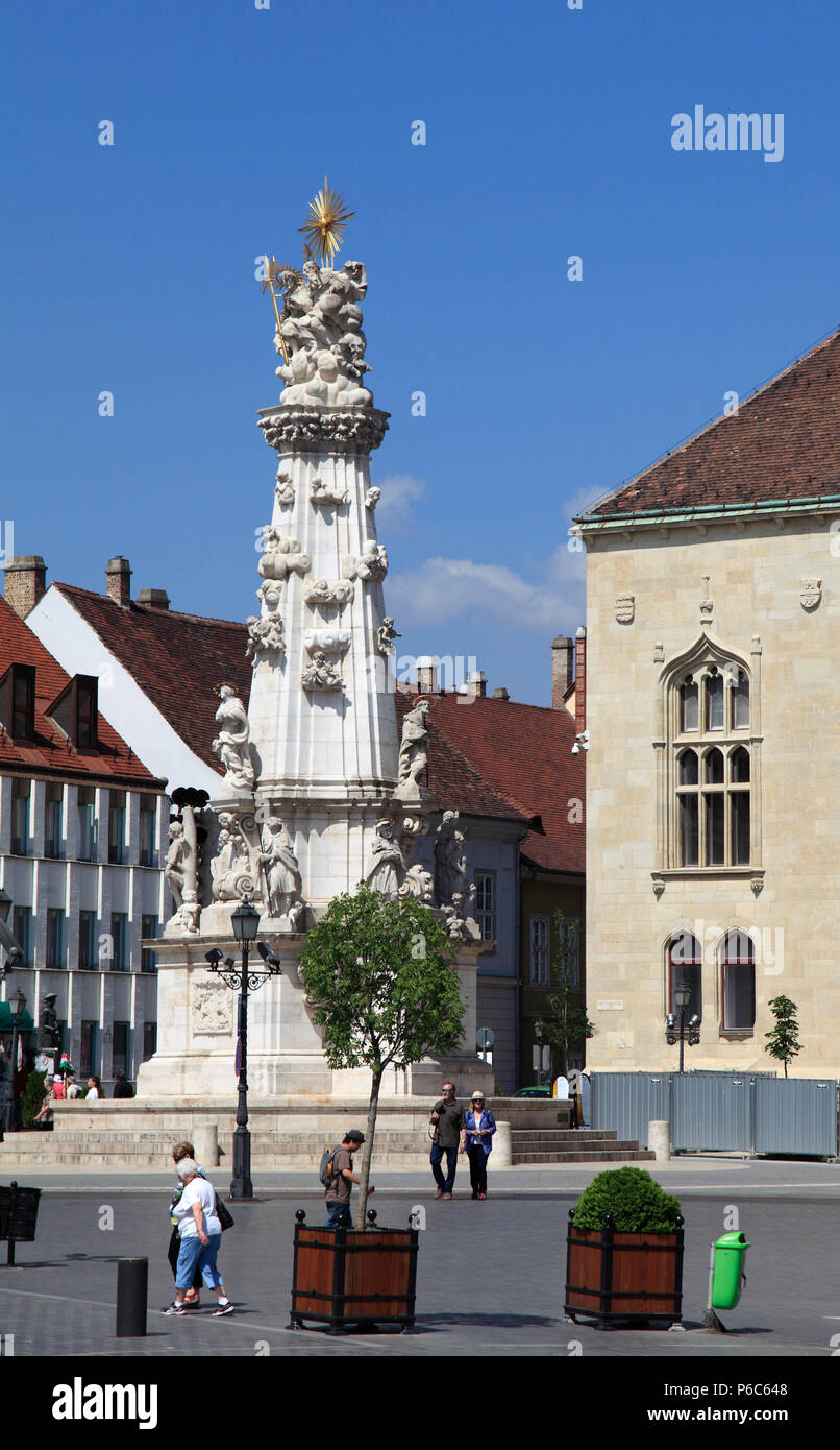 Column of people hi-res stock photography and images - Alamy