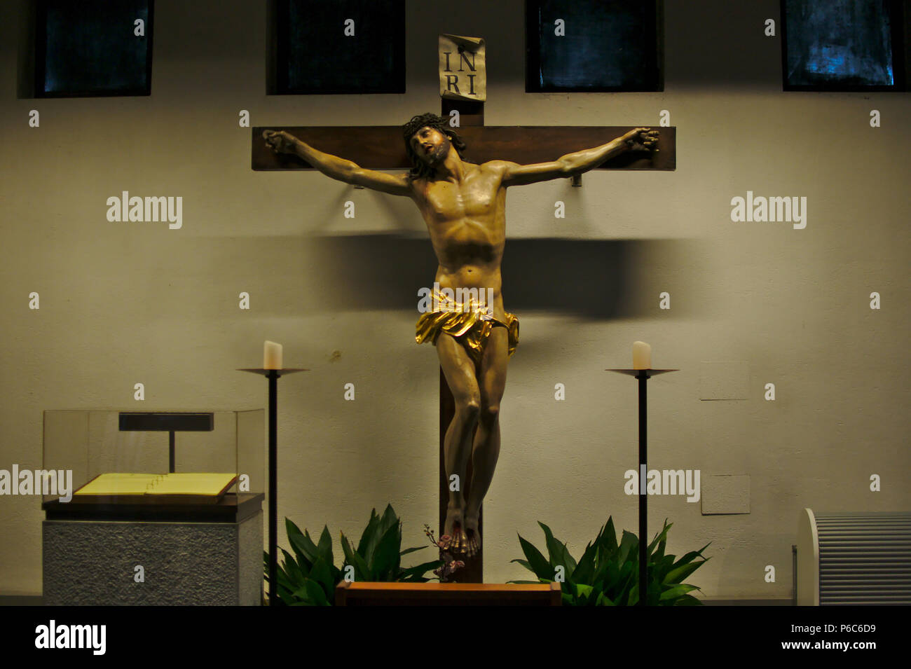 Jesus hanging on the cross hi-res stock photography and images - Alamy