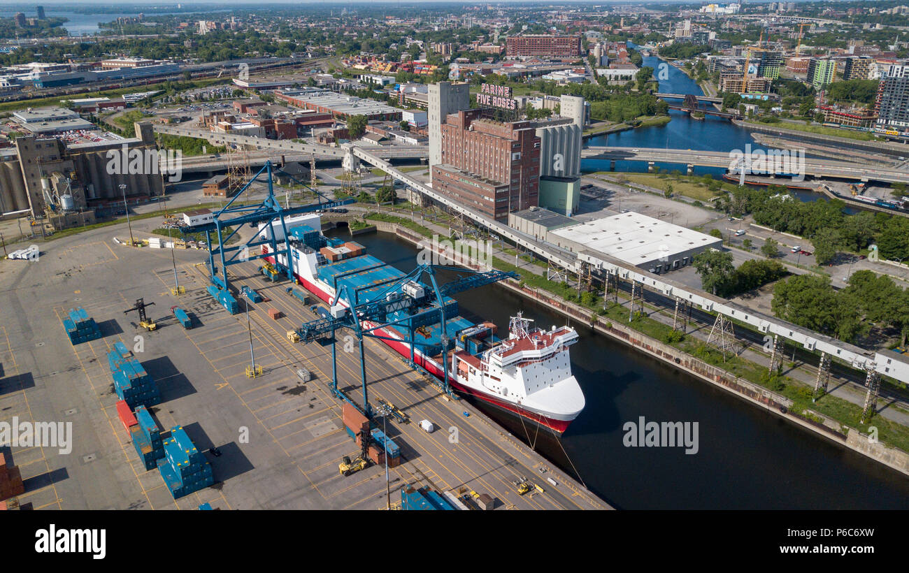 Canada shipping container ship hi-res stock photography and images - Alamy
