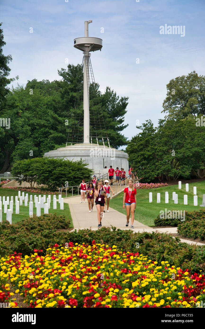 The The USS Maine Mast Memorial at Arlington National Cemetery ...