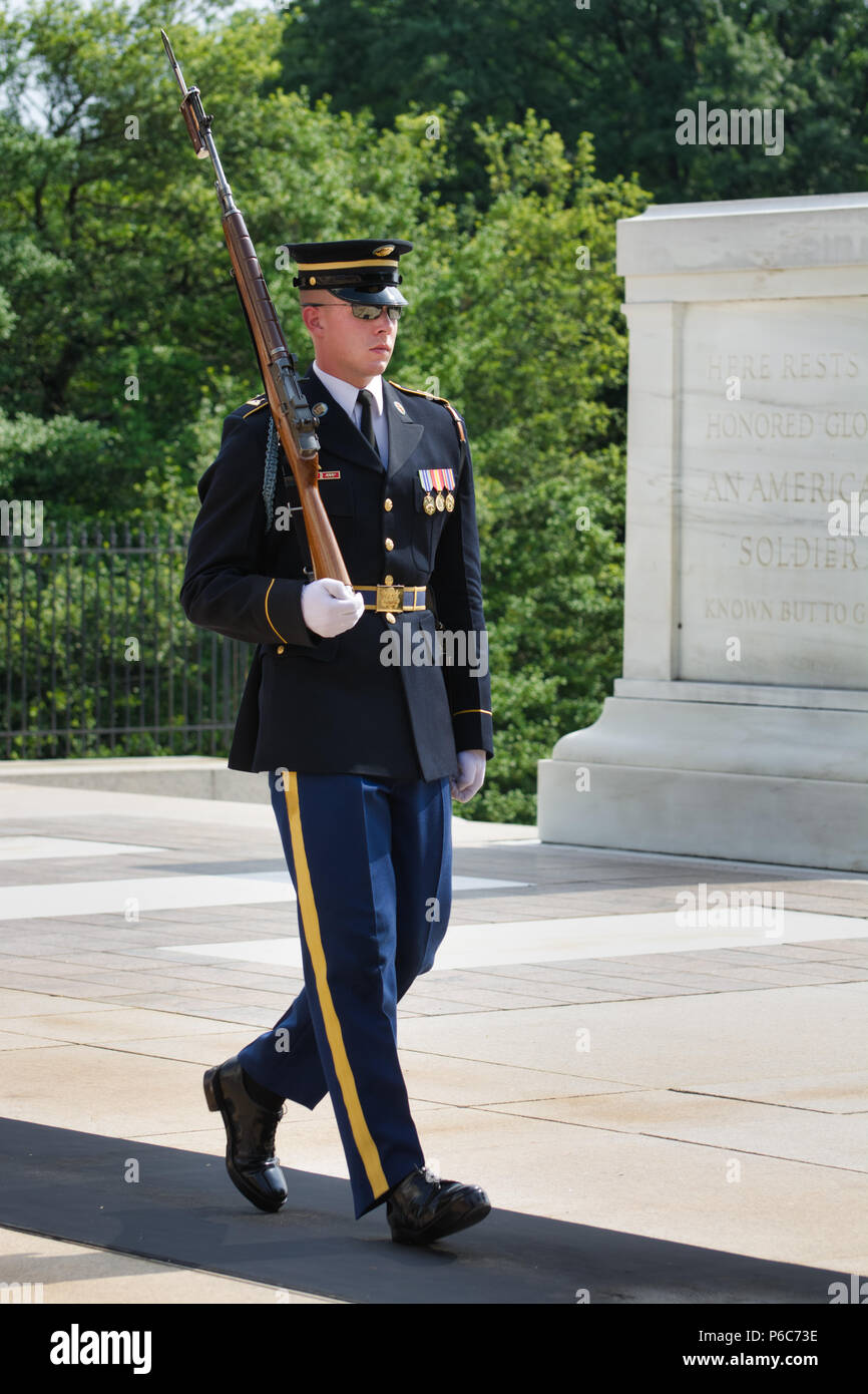 Changing of the Guard ceremony at Arlington National Cemetery, Tomb of ...