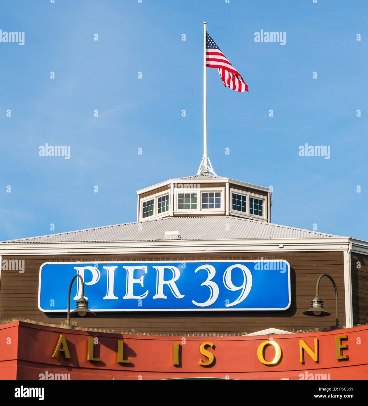 Pier 39 logo hi-res stock photography and images - Alamy