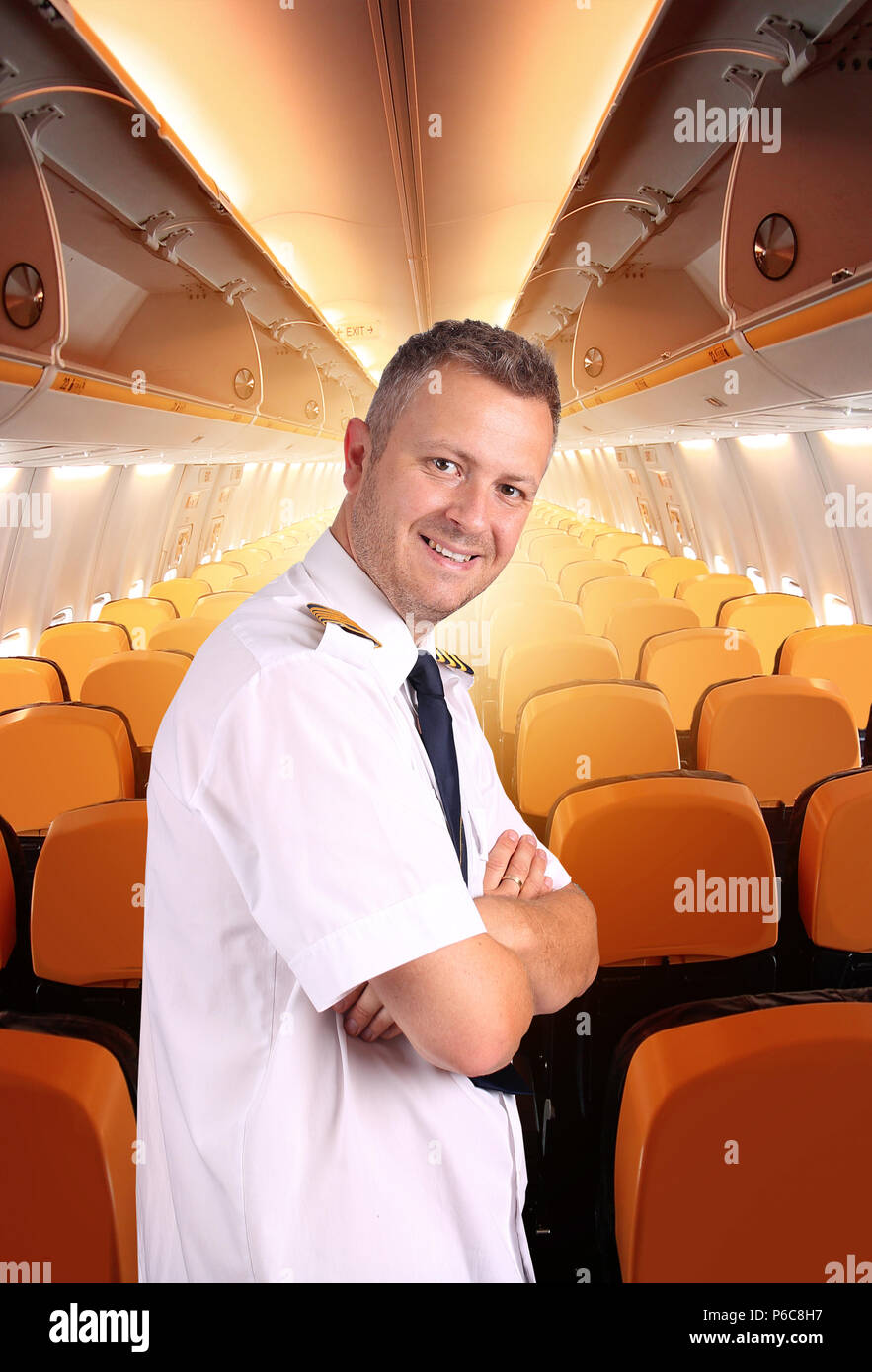 Captain cabin crew hi-res stock photography and images - Alamy