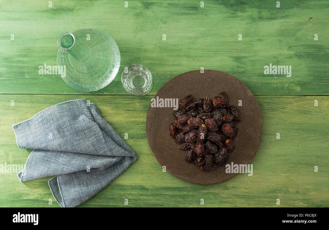 Dates fruit hi-res stock photography and images - Alamy