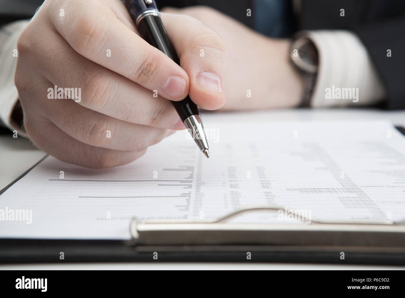 Figures press hi-res stock photography and images - Alamy