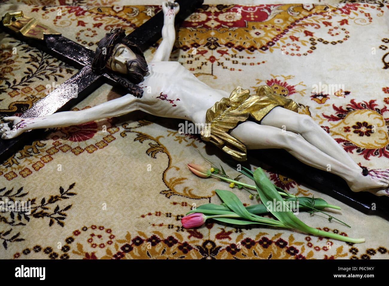 The crucifix in front of God's tomb, was exhibited on Holy Saturday and ...
