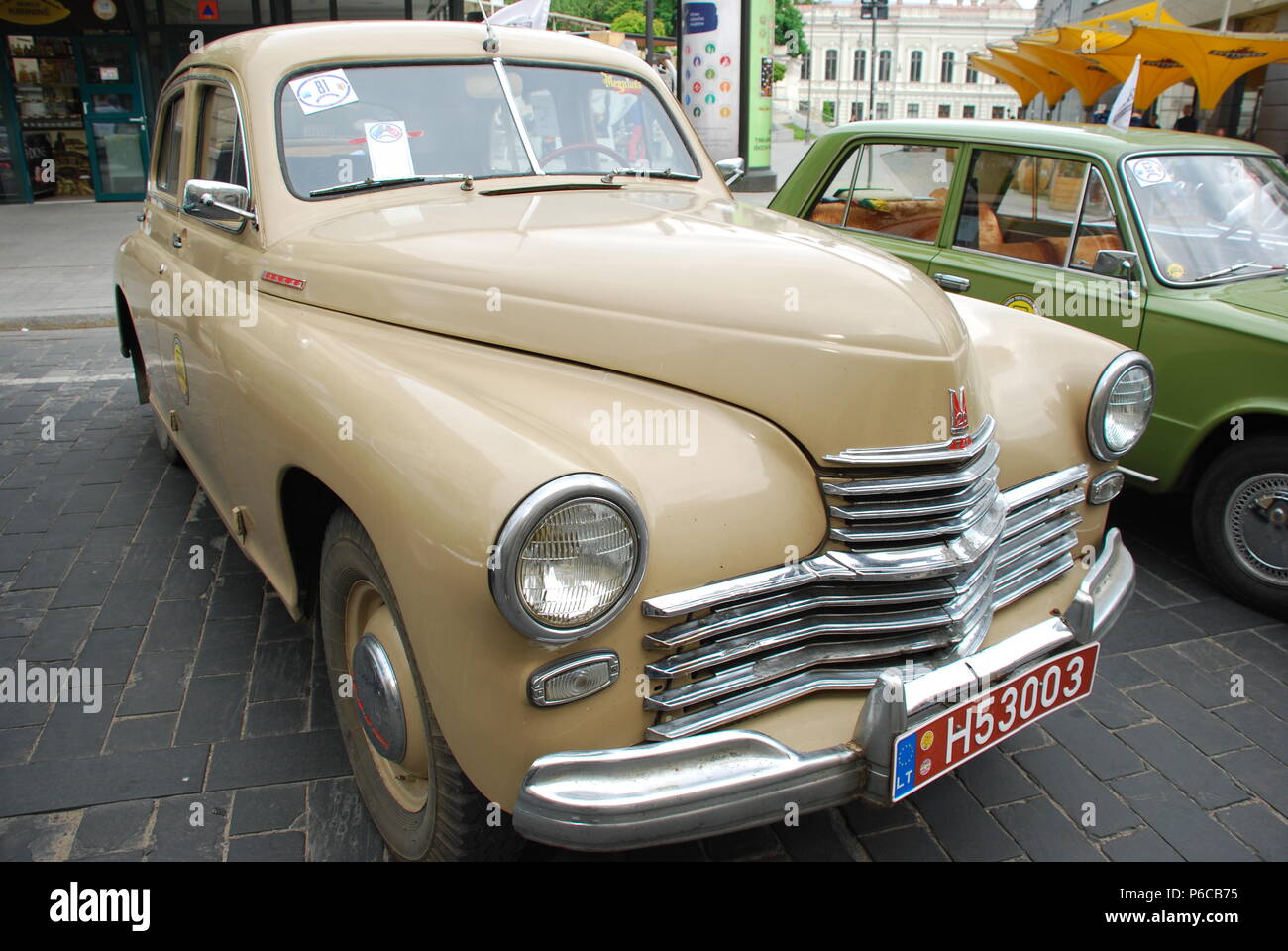 Gaz m20 pobeda hi-res stock photography and images - Alamy