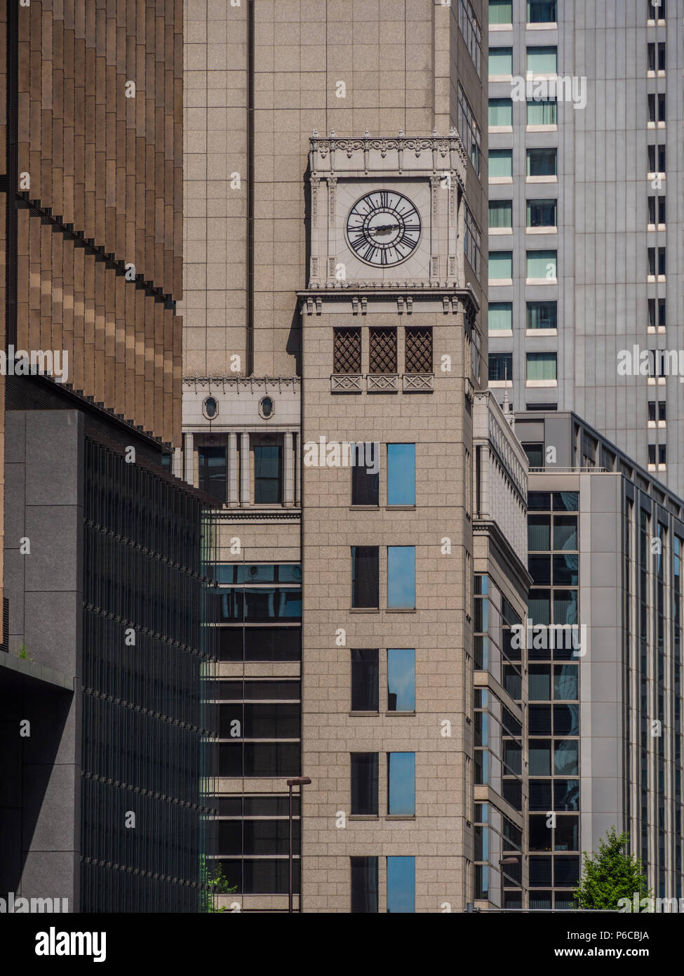 Office buildings and modern architecture in Tokyo downtown Stock Photo ...