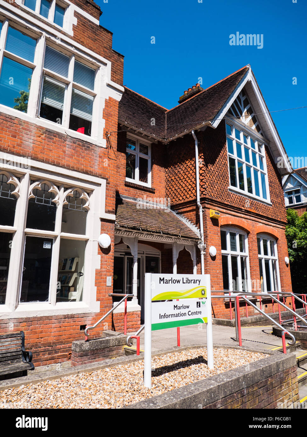 Tourist information center and uk hi-res stock photography and images ...