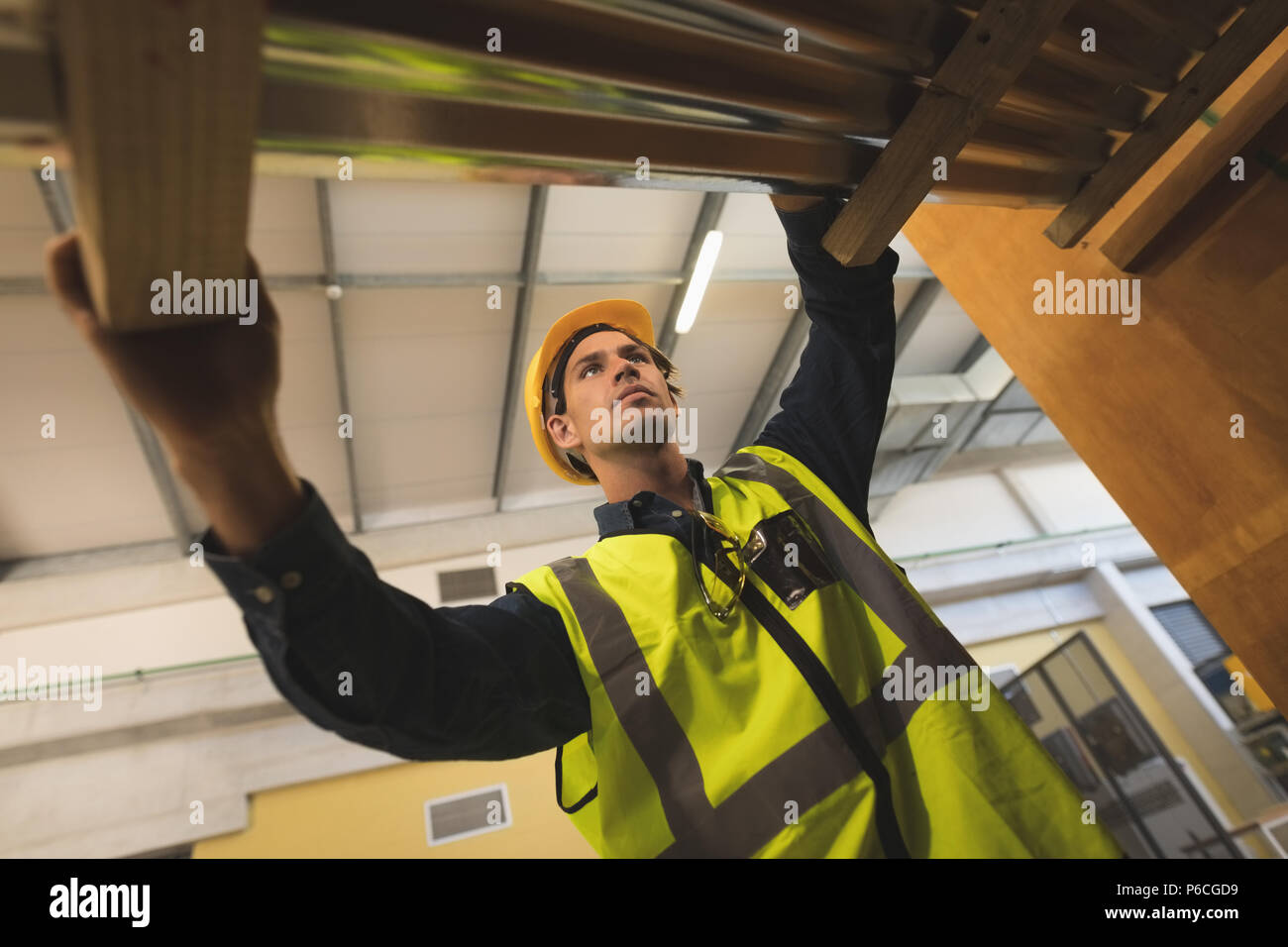 Working solar energy hi-res stock photography and images - Alamy