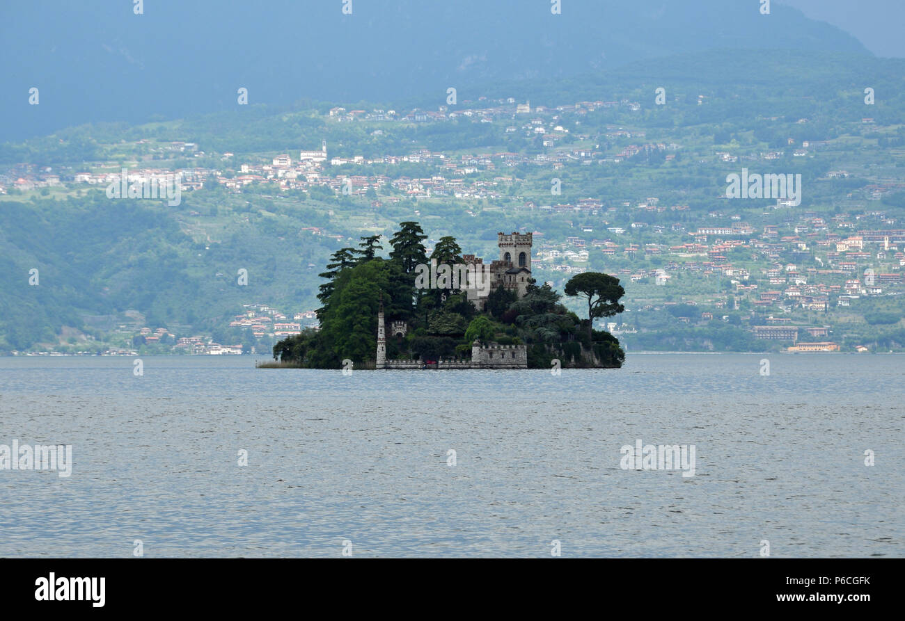 Lake iseo italy castle hi-res stock photography and images - Alamy