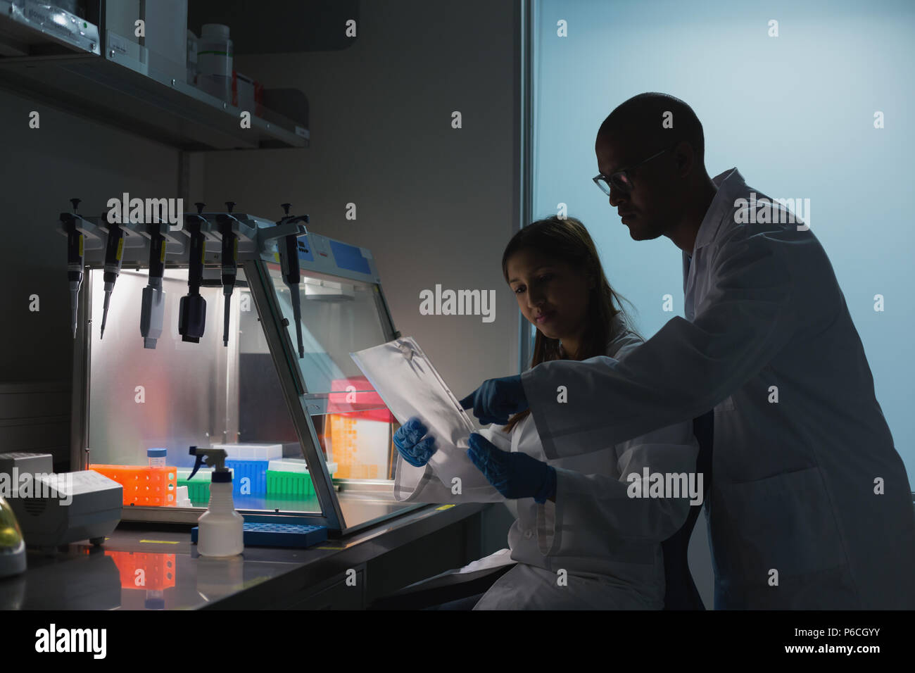 Indian scientists hi-res stock photography and images - Alamy