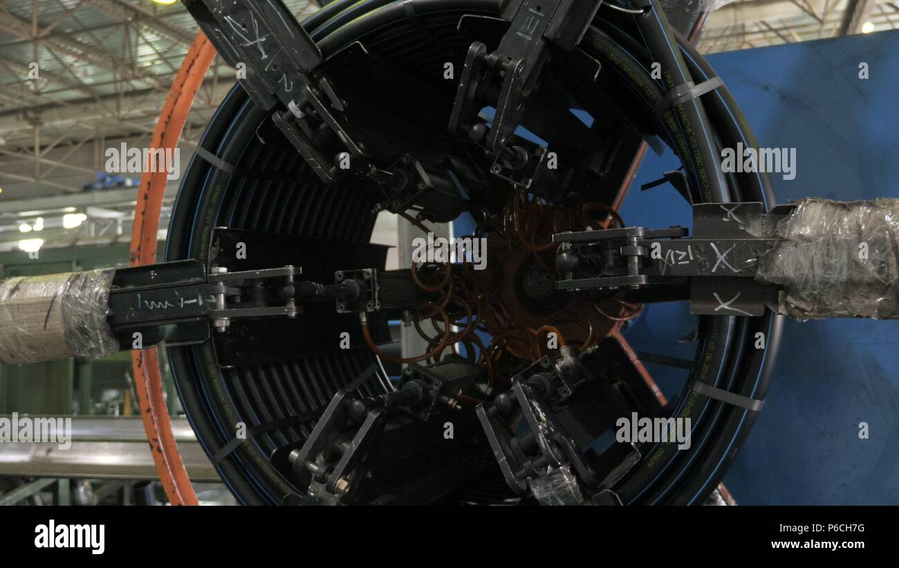 Roll threading coil pipe. Manufacture of plastic water pipes to the ...