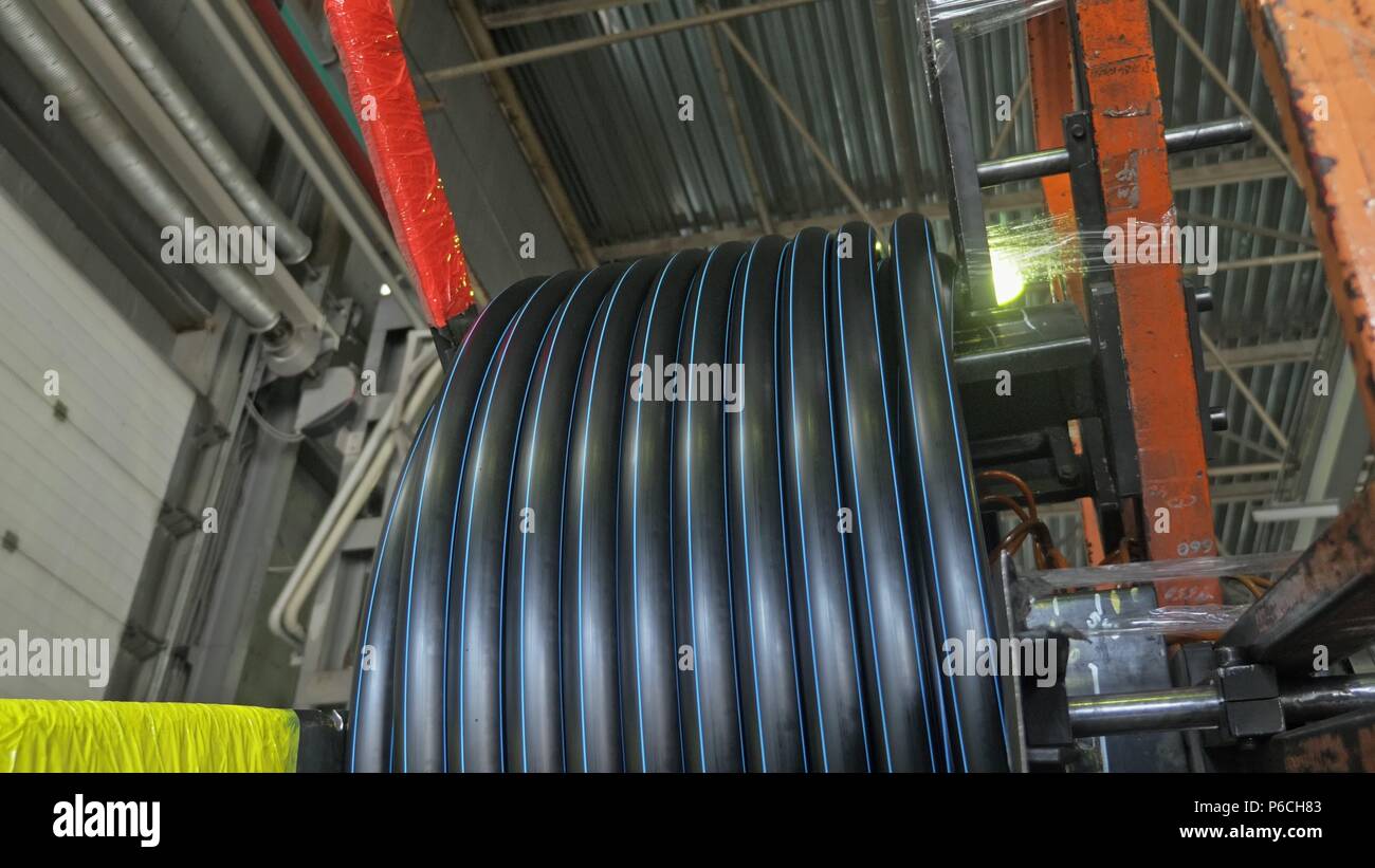 Roll threading coil pipe. Manufacture of plastic water pipes to the ...