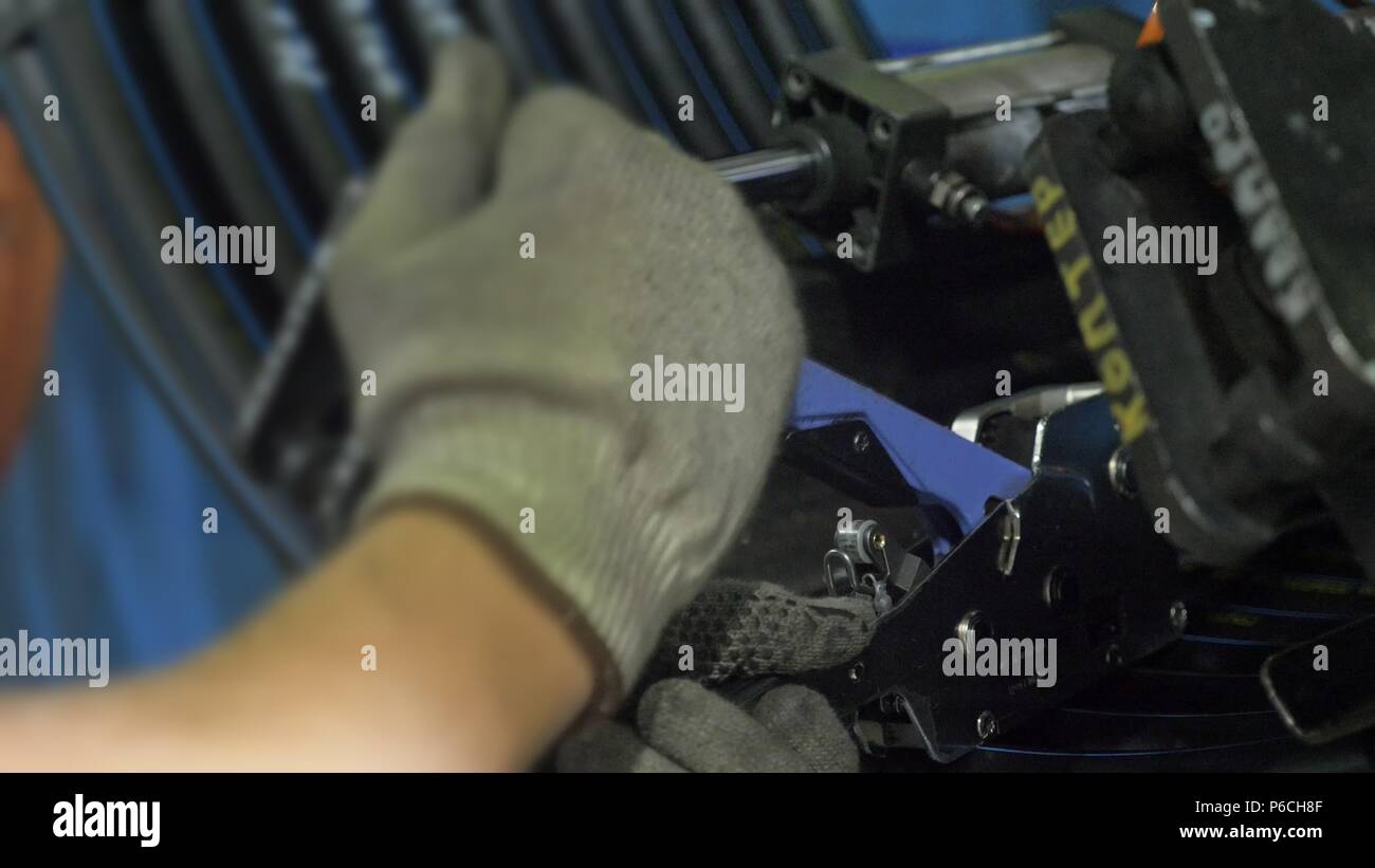 Roll threading coil pipe. Manufacture of plastic water pipes to the ...