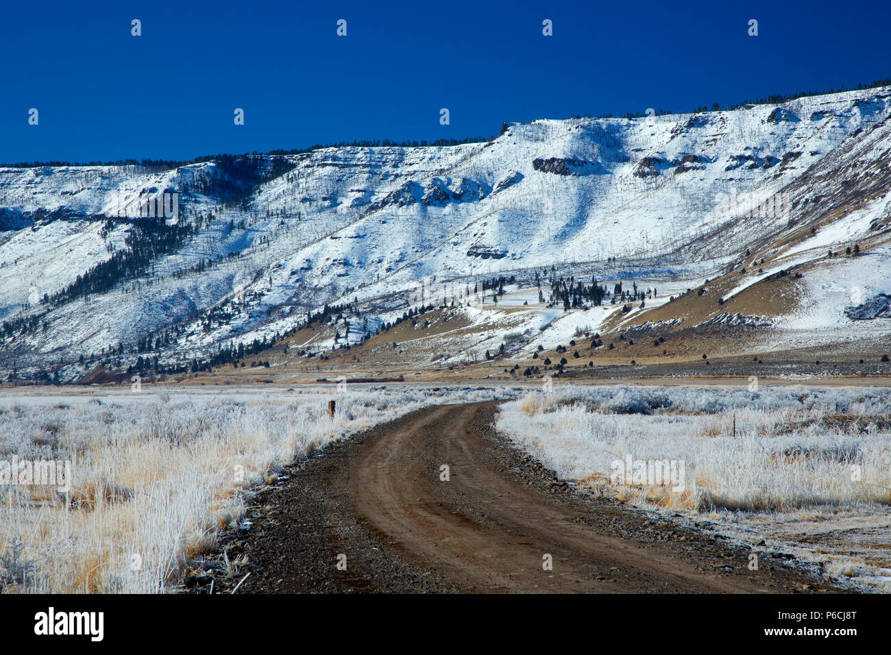 Refuge road to Winter Rim, Summer Lake Wildlife Area, Oregon Outback ...