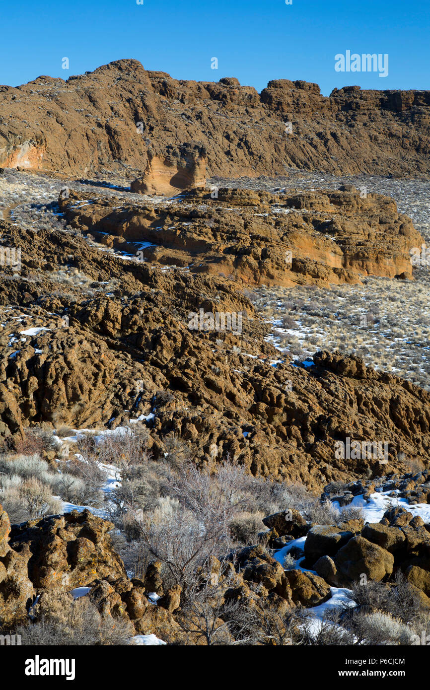 Fort rock state park oregon hi-res stock photography and images - Alamy