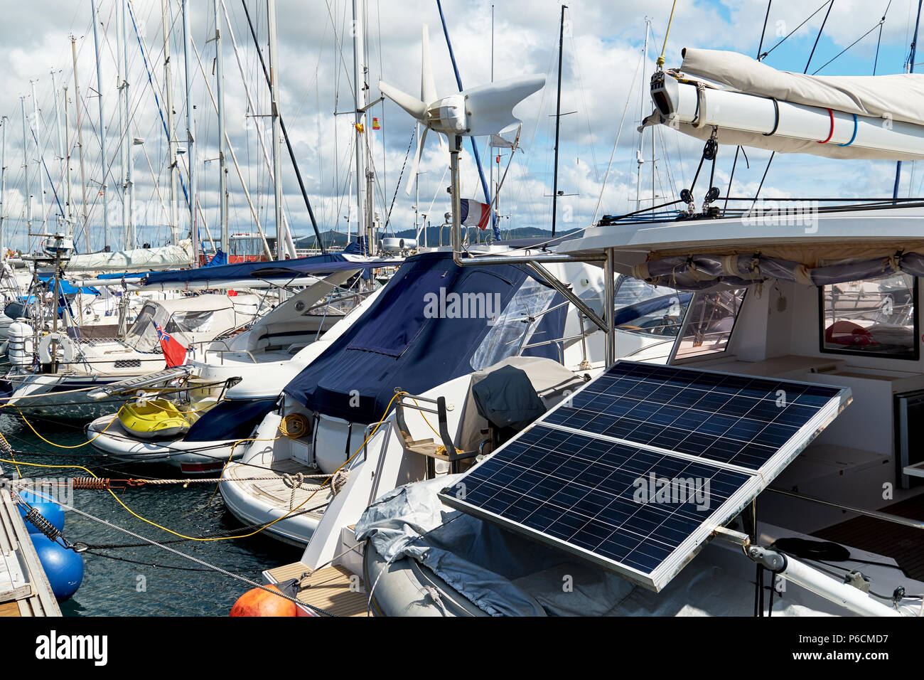 Solar panel modules hi-res stock photography and images - Alamy