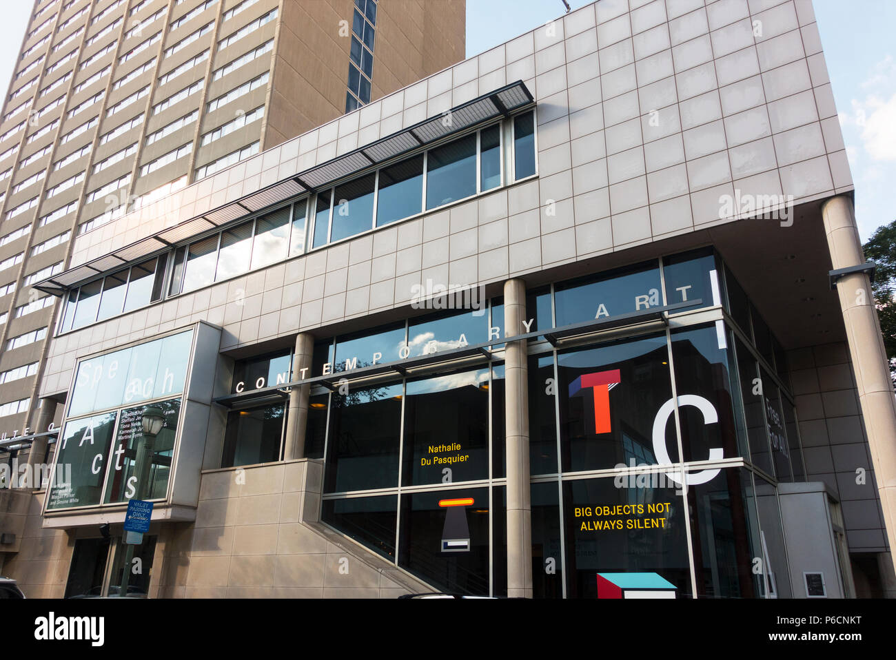 Entrance philadelphia museum art philadelphia hi-res stock photography ...