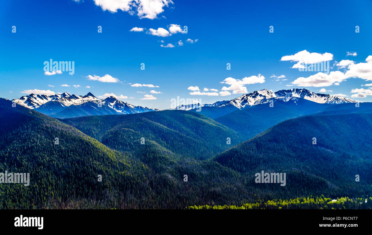Rugged Peaks of the Cascade Mountain Range on the US-Canada border as ...