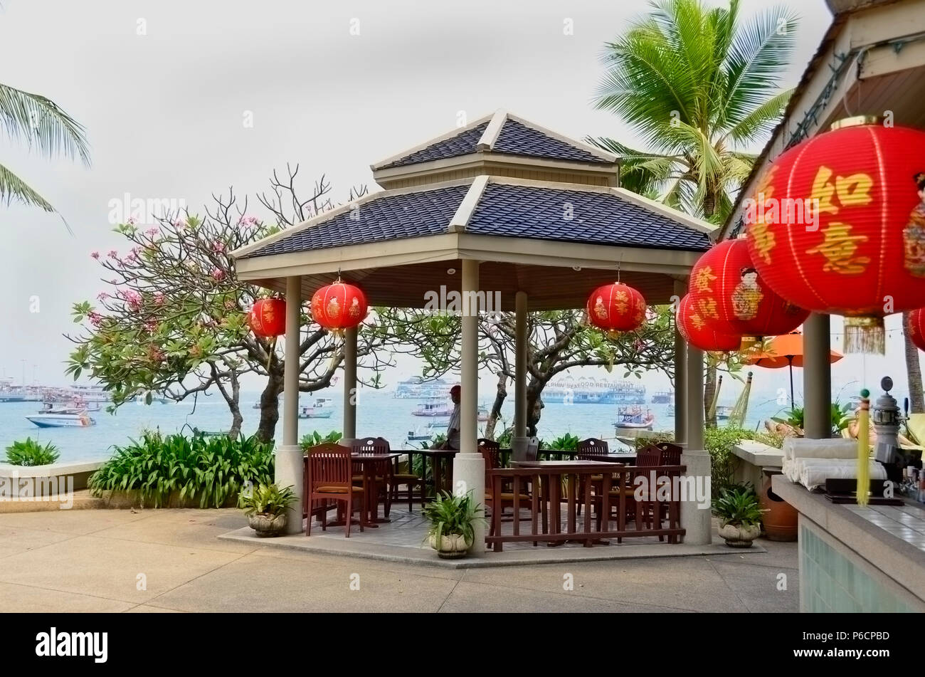 Pagoda cafe hi-res stock photography and images - Alamy
