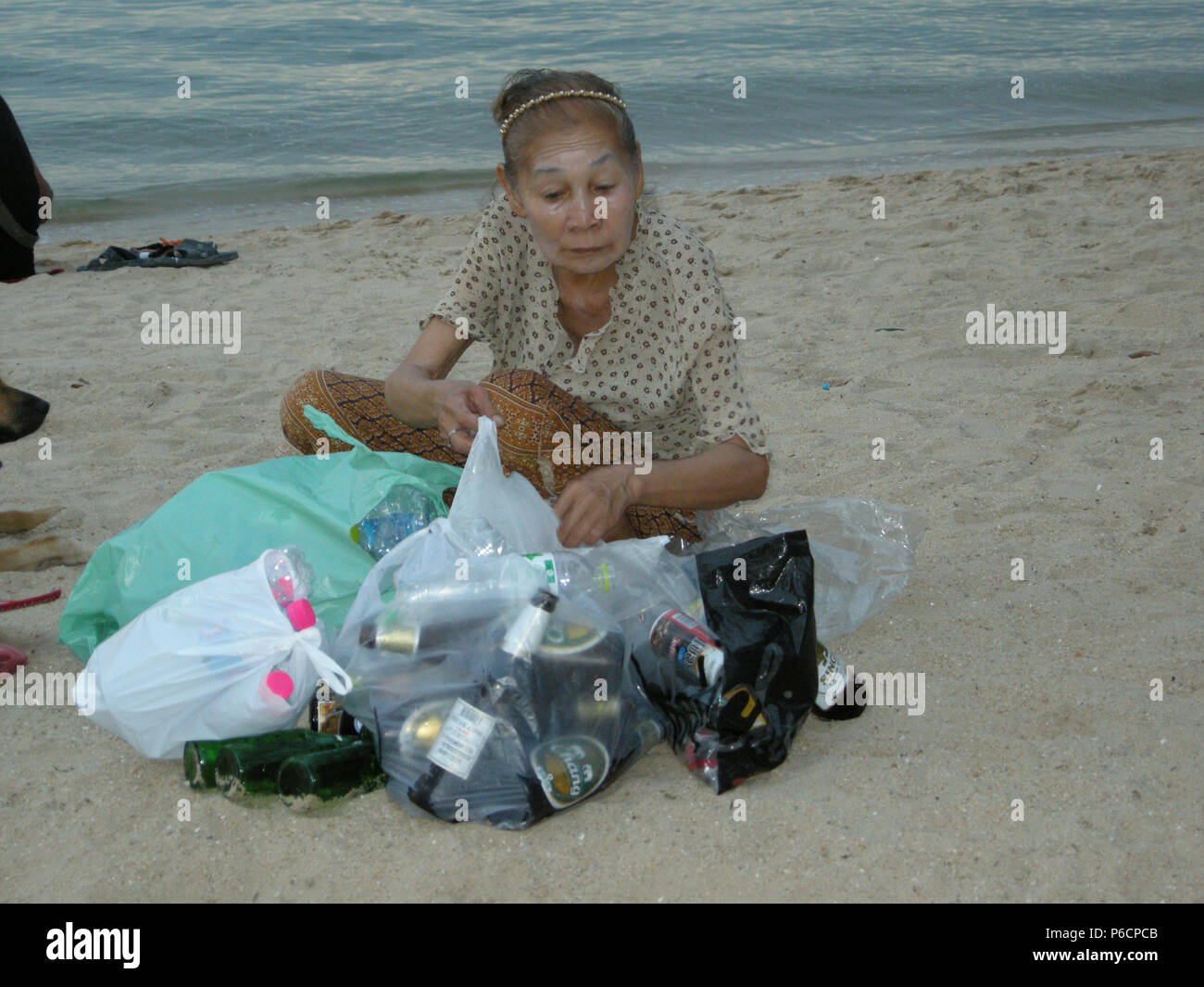 Pattaya lady hi-res stock photography and images - Alamy