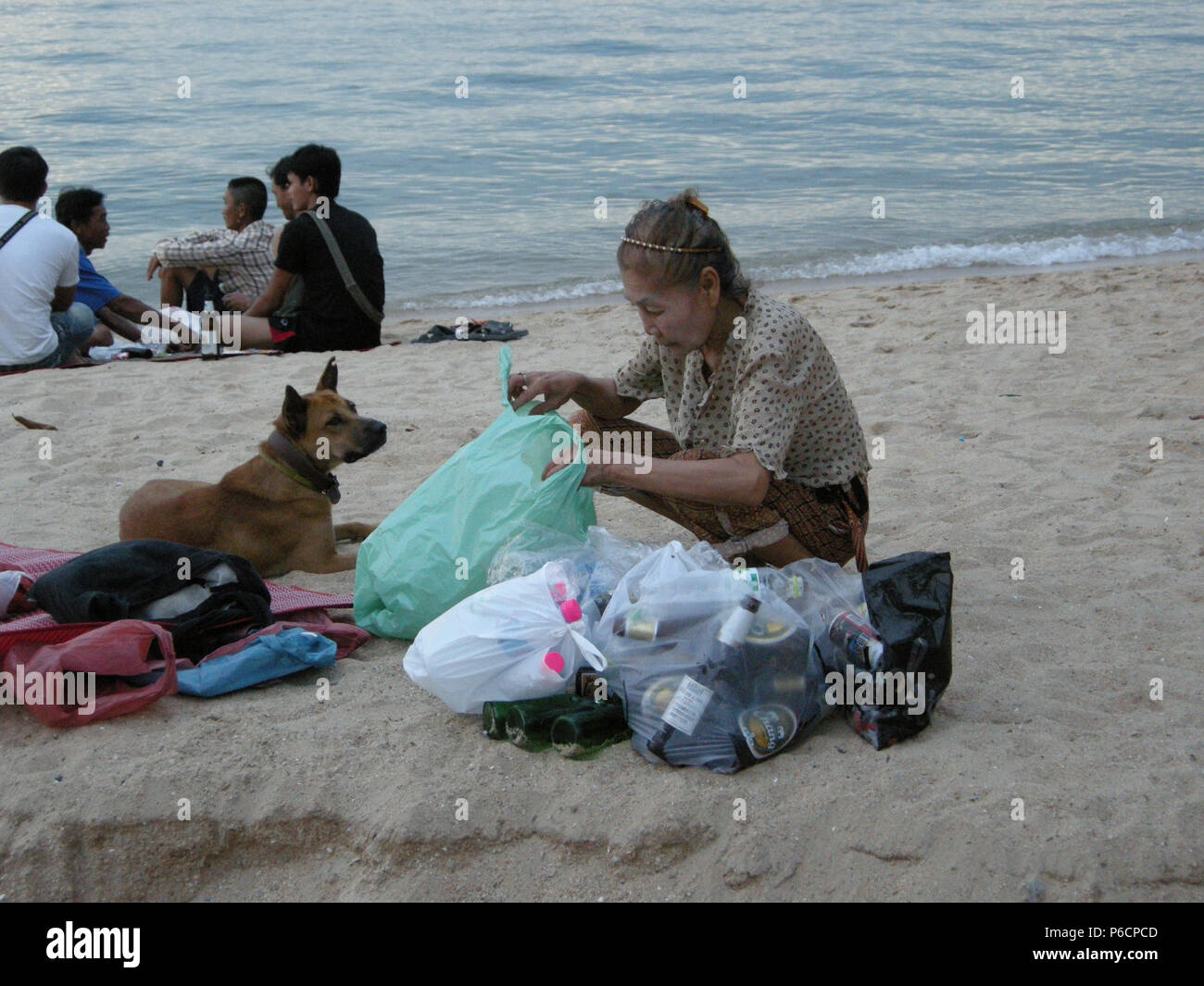 Pattaya lady hi-res stock photography and images - Alamy