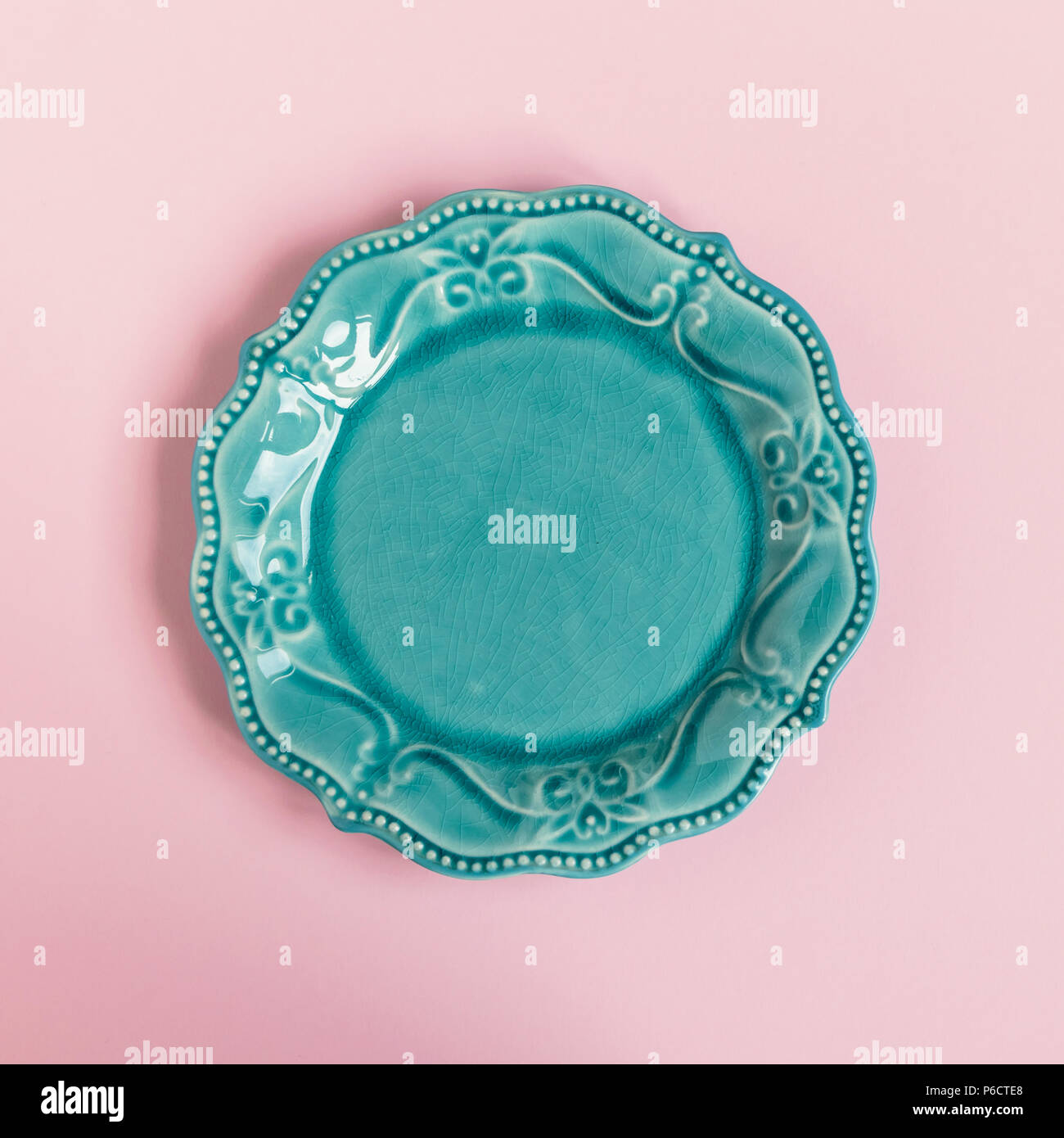 Vintage pink dinner plate hi-res stock photography and images - Alamy