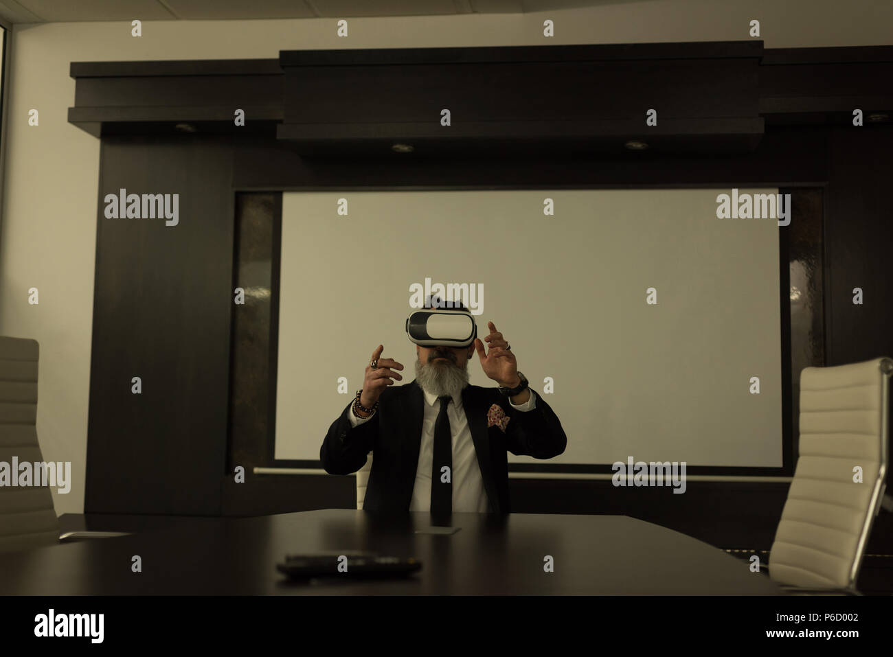 Virtual business conference hi-res stock photography and images - Alamy