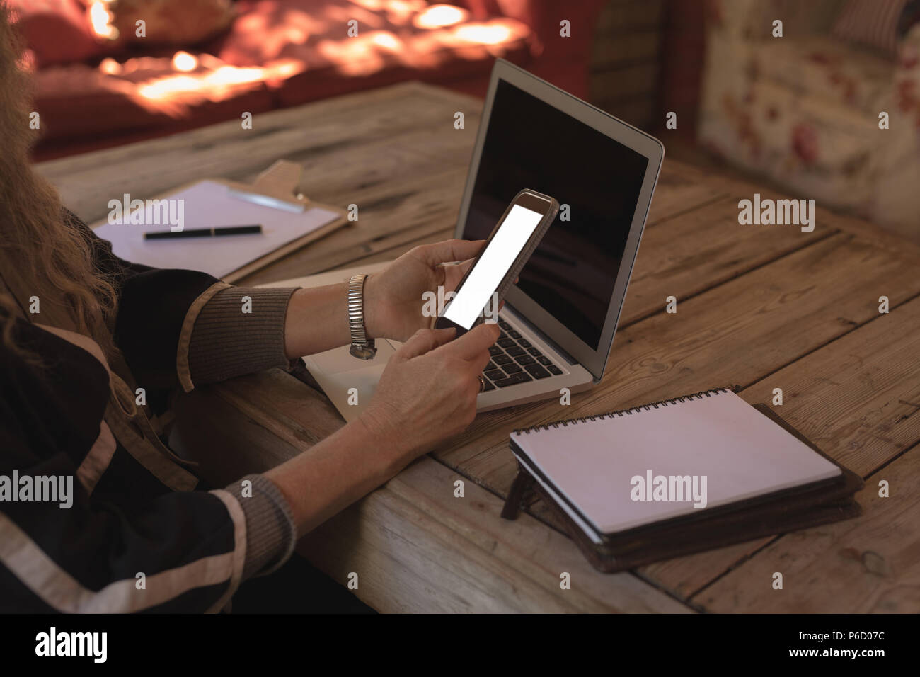Smart woman laptop hi-res stock photography and images - Alamy