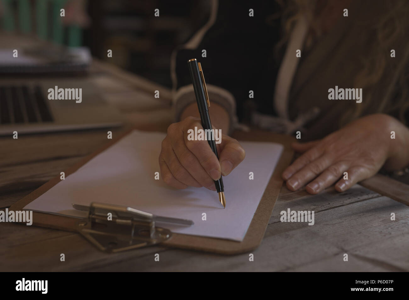 Adult home writing hi-res stock photography and images - Alamy