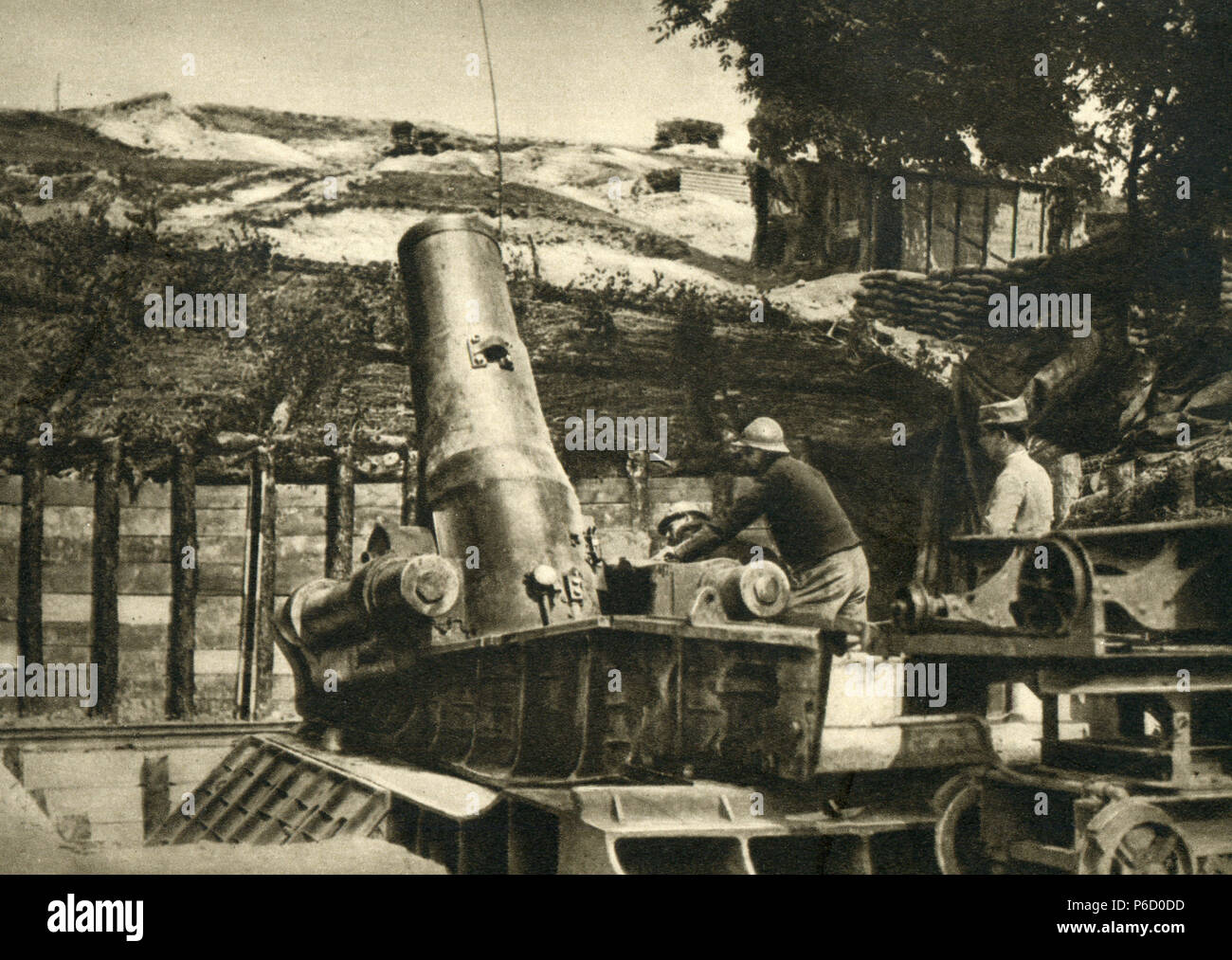 Ww1 cannon hi-res stock photography and images - Alamy