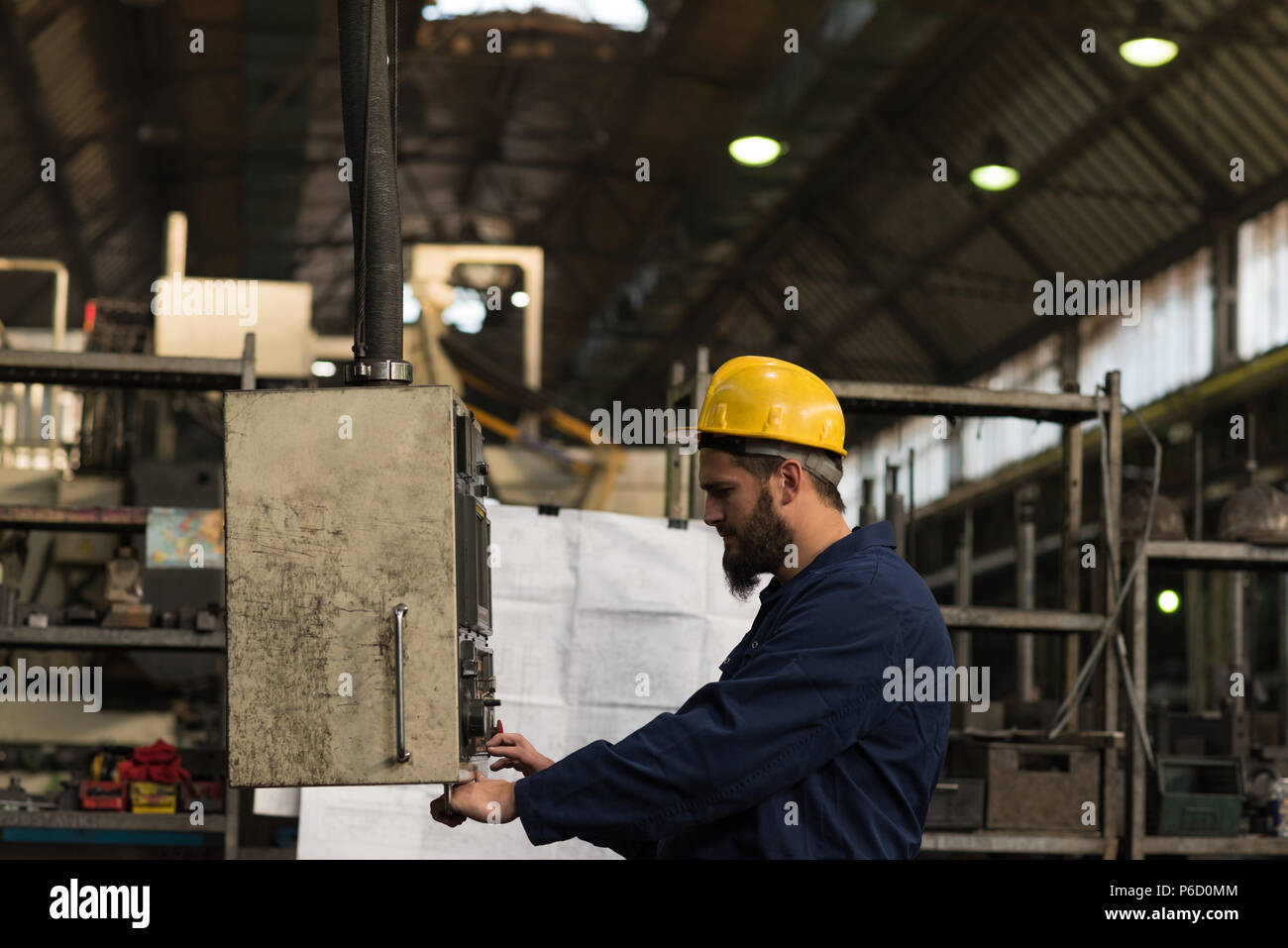 Checking in machine hi-res stock photography and images - Alamy